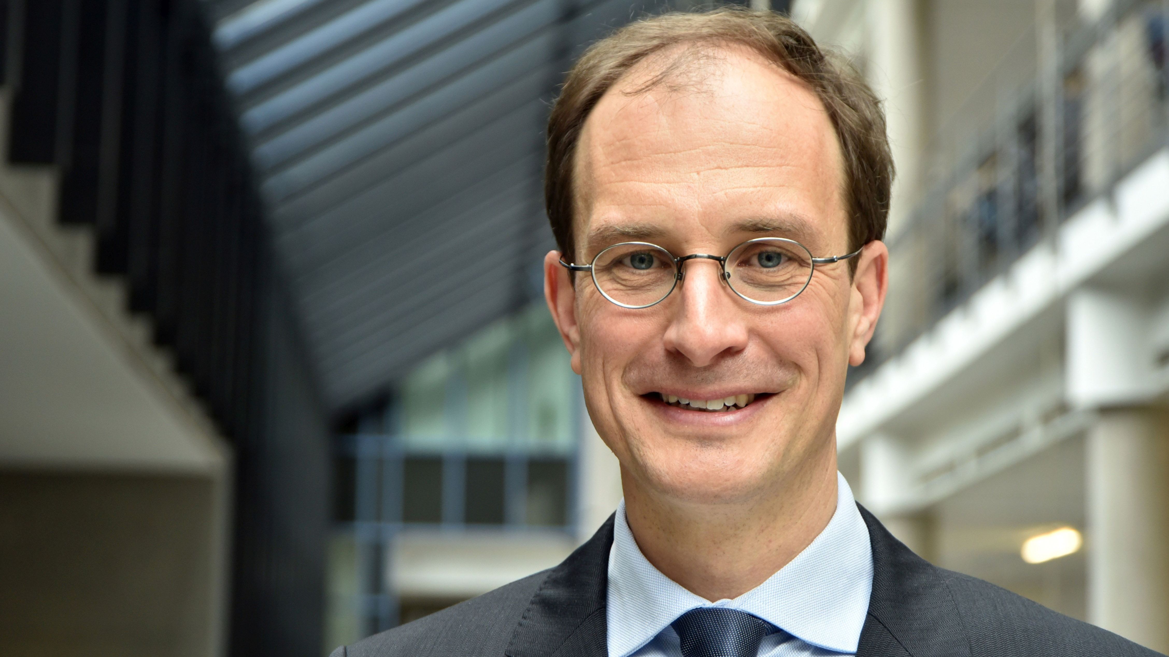 Neuer Jura-Professor an Universität - Jena TV - Sehen, was bewegt. Neuer Jura-Professor an Universität - Jena TV - Sehen, was bewegt.